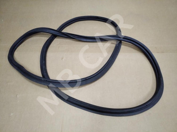 A1667400178 Уплотнитель крышки багажника MERCEDES-BENZ GLE-class AMG ...